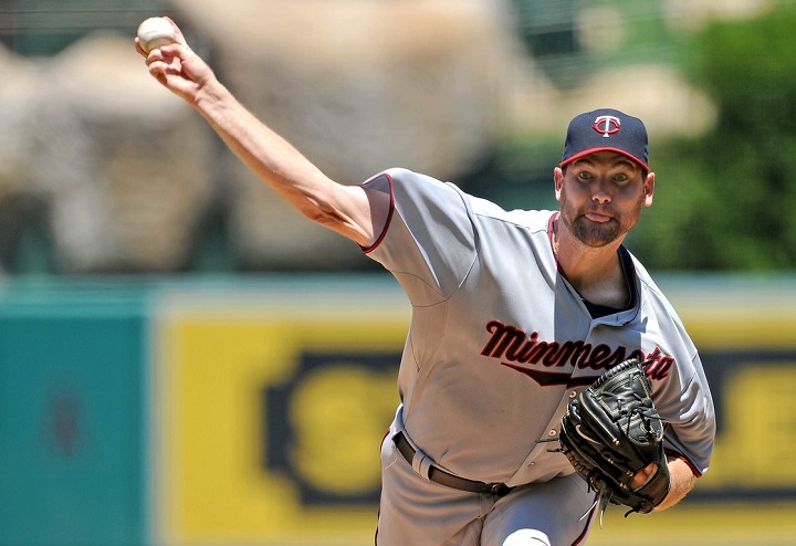 Five reasons re-signing Mike Pelfrey could be a steal - Twins - Twins Daily
